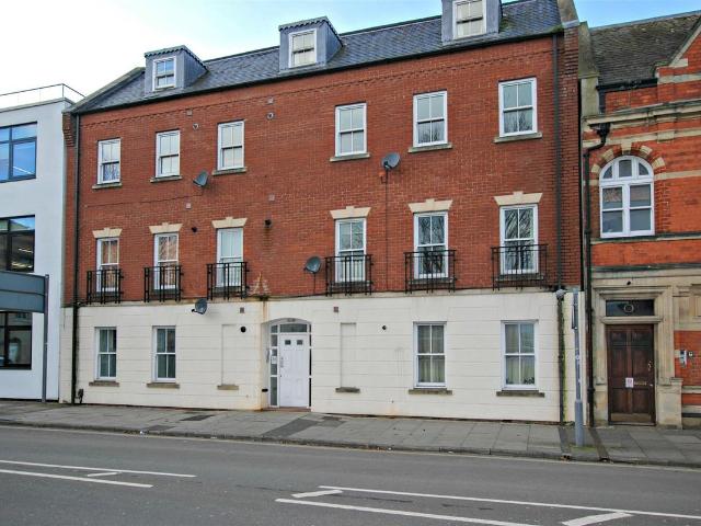 17 Ambrose Street, Cheltenham GL50, 2 bed flat to rent, £1,100 pcm | PrimeLocation