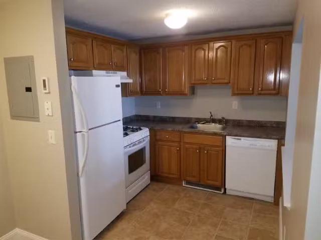 17 Anderson Ave 1 17 Anderson Ave