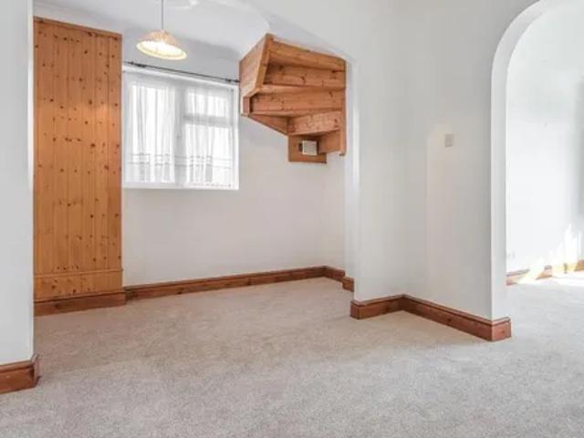 17 Ashdale Road, London, SE12 9ND, United Kingdom | 3 bed house for rent #140397873 | Rentberry