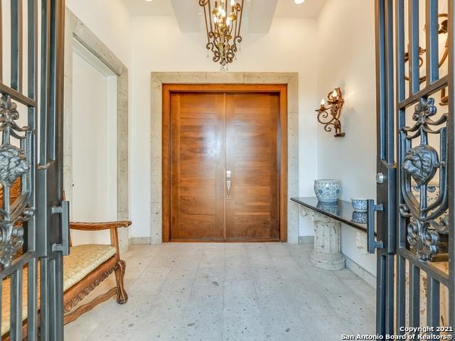 17 Aston Glen