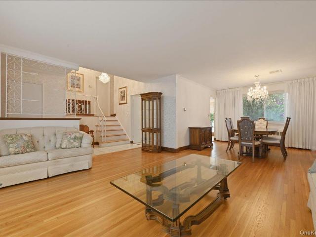 17 Avon Road