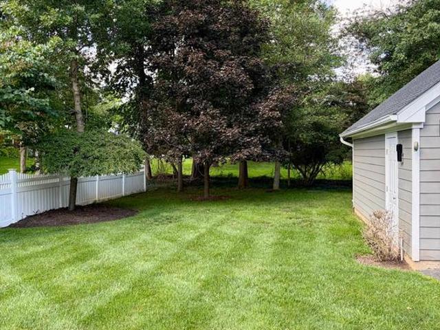 17 B E Curlis Avenue