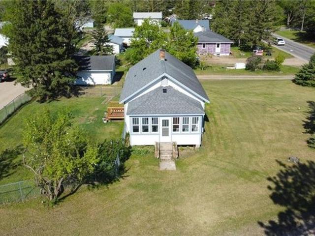 17 Balsam Ave NW, Menahga, MN 56464