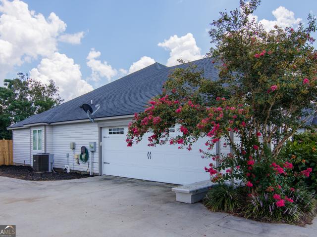 17 Barrett Lane