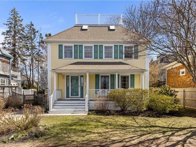 17 Bayside Ave, Newport, RI 02840
