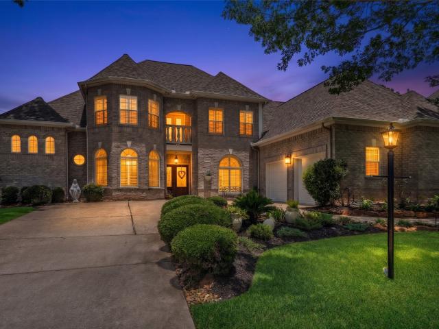 17 Bentwood Drive