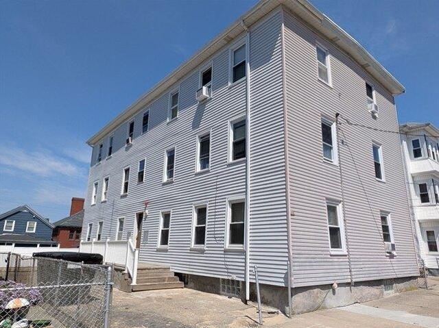 17 bedroom, Fall River MA 02723 LS102670952