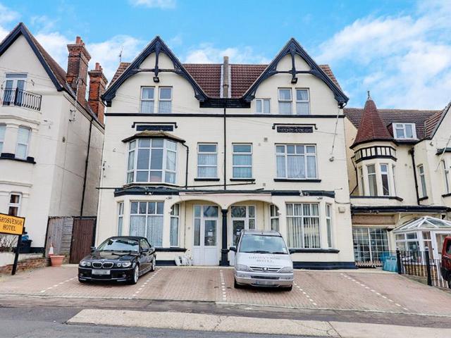 17 bedroom link detached house for sale