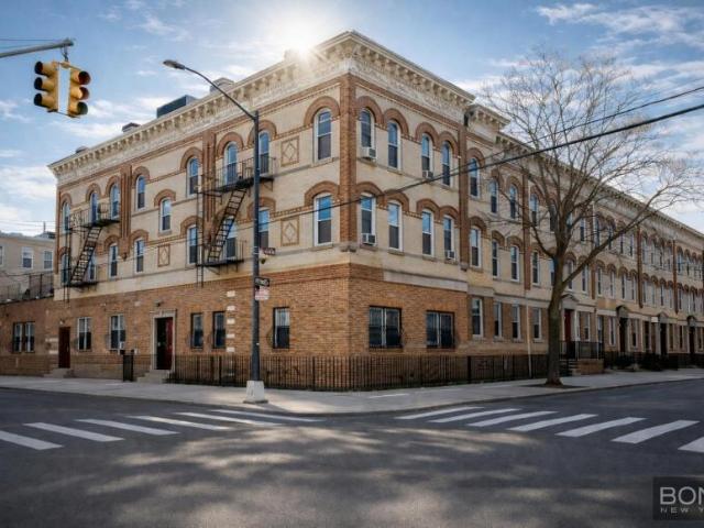 17 bedroom, RIDGEWOOD NY 11385 98910806