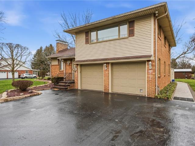 17 Bellaire Dr, New Castle, PA 16105 | MLS #1746 | Compass
