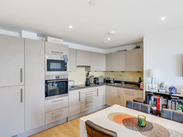 17 Bessemer Place, London SE10, 2 bed flat to rent, £2,400 pcm | PrimeLocation