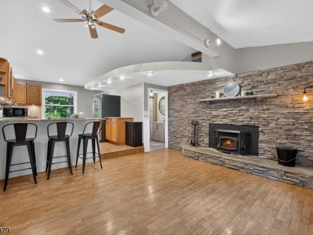 17 Birch Dr