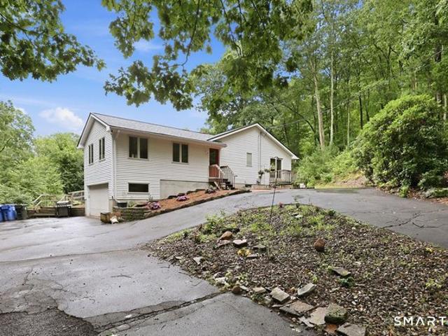 17 Bonair Rd, Tolland, CT 06084