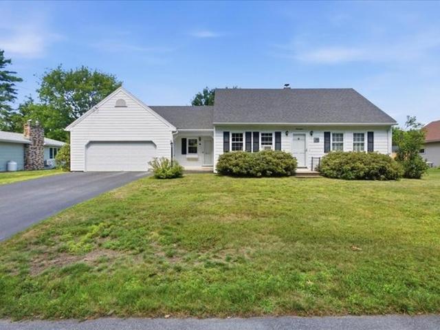 17 Bonnallie Ave, Lewiston, ME 04240