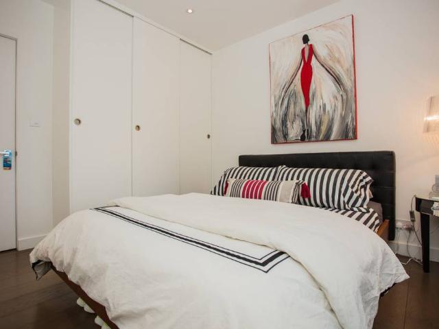 17 Bonnington Square,, SW8