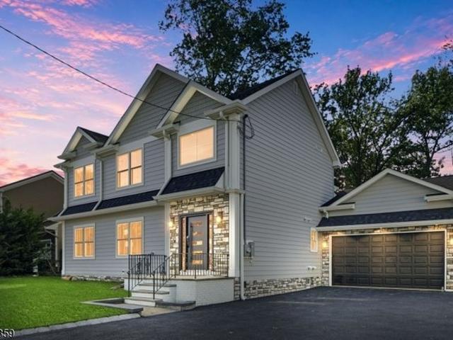 17 Blake Dr, Clark, NJ 07066