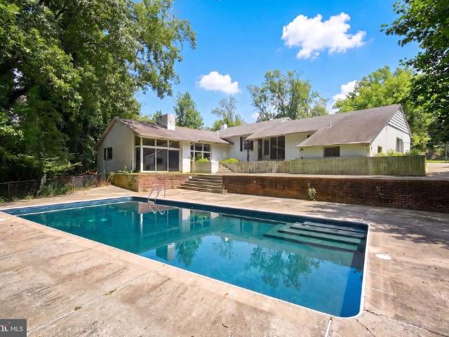 17 Brookdale Drive