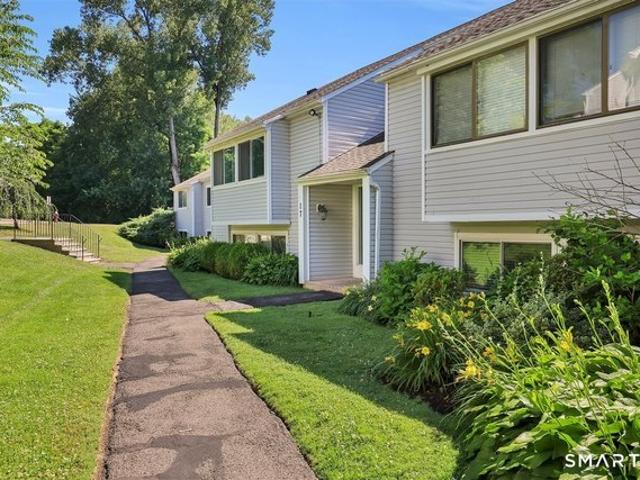 17 Brookwood Dr Apt B, Rocky Hill, CT 06067