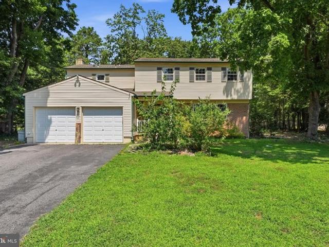 17 Briarwood Dr, Voorhees, NJ 08043