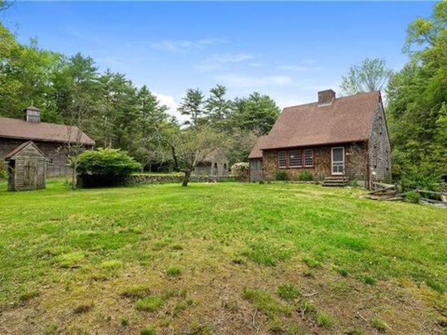 17 Burgess Rd, Foster, RI 02825