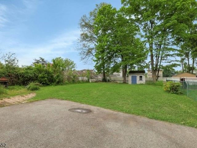 17 Butler Pl, Wanaque, NJ 07420