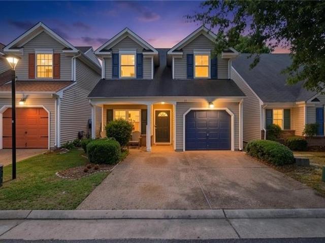 17 Camellia Ln, Hampton, VA 23663