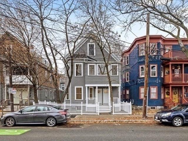 17 Cameron Ave Unit 17, Cambridge, MA 02410