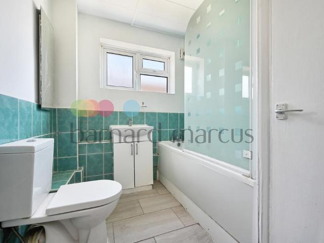 17 Canterbury Road, CROYDON 2 bed apartment to rent £1,700 pcm £392 pw