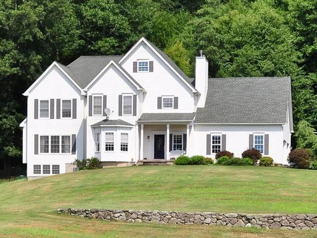 17 Candlewood Ln, Granby, CT 06035