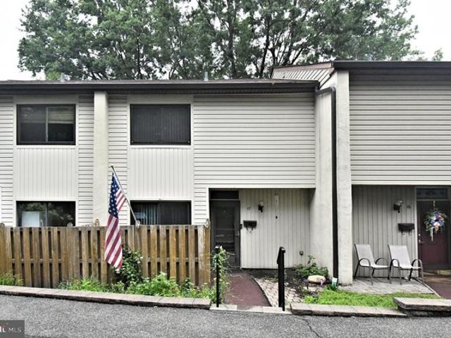 17 Centennial Rd, Telford, PA 18969