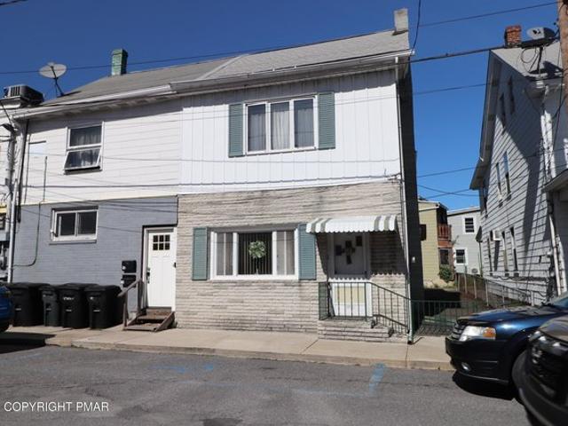 17 Center St, Lansford, PA 18232