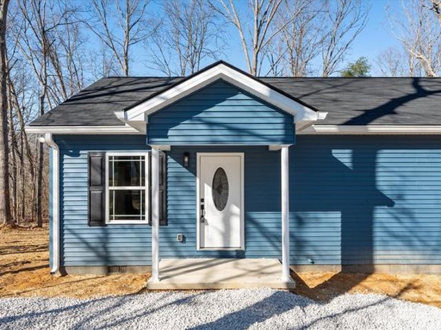 17 Central St, Tracy City, TN 37387