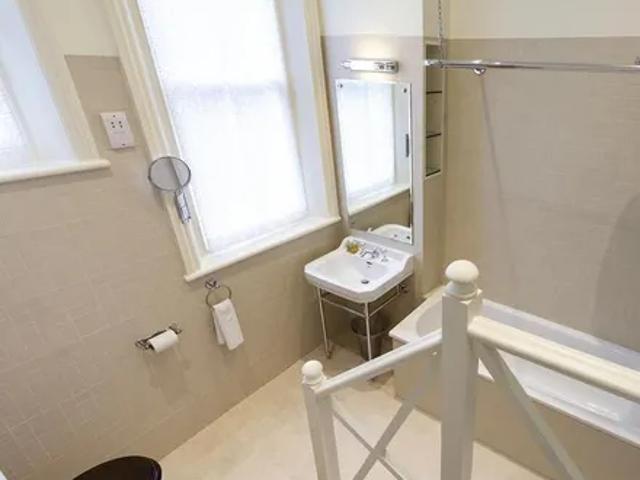 17 Coleherne Road, London, SW10 9BW, United Kingdom | 1 bed house for rent #139268360 | Rentberry