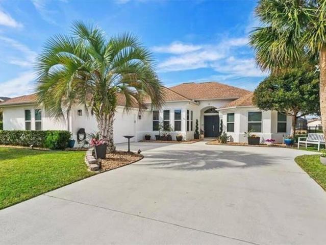 17 Collington Ct, Palm Coast, FL 32137