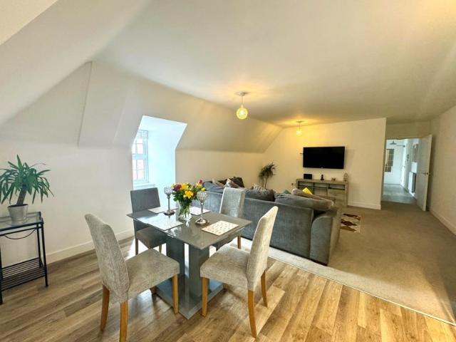 17 Collison Avenue, Barnet EN5, 1 bed flat to rent, £1,650 pcm | PrimeLocation