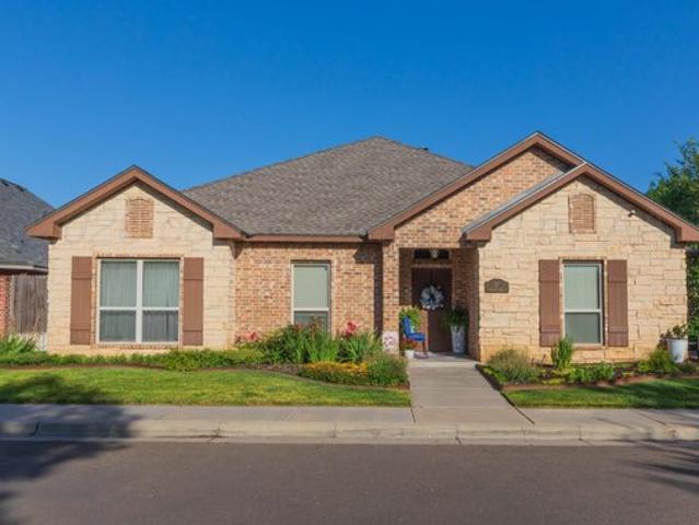 17 Colonial Dr, Amarillo, TX 79124