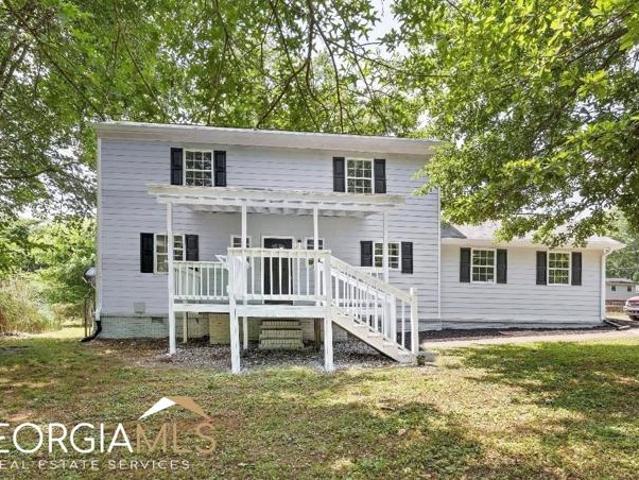 17 Cowart Dr, Powder Springs, GA 30127