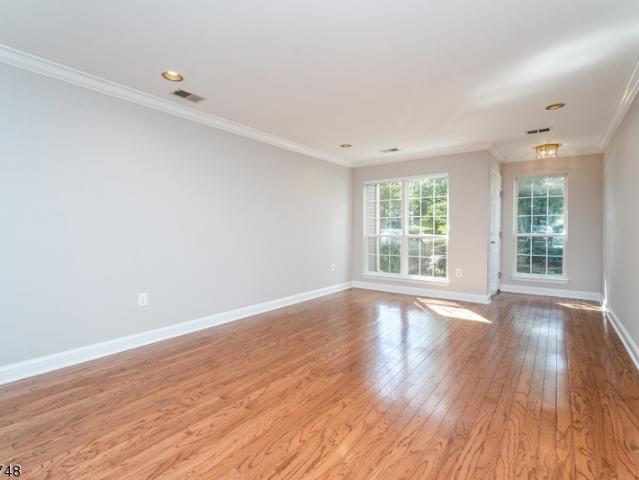 17 Clark Ct