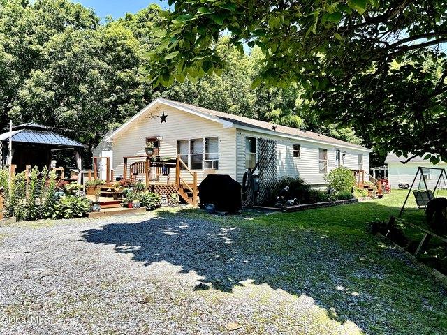 17 Clarks Mills Rd, Greenwich, NY 12834