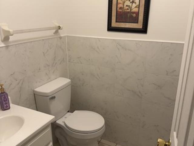 17 Clarion Ct, Richmond County, NY 10310