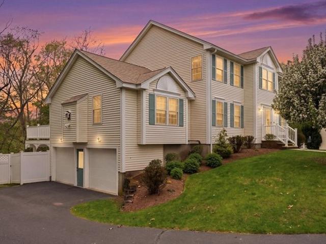 17 Cronin Way, Woburn, MA 01801