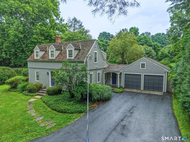 17 Curtiss Rd, Woodbury, CT 06798