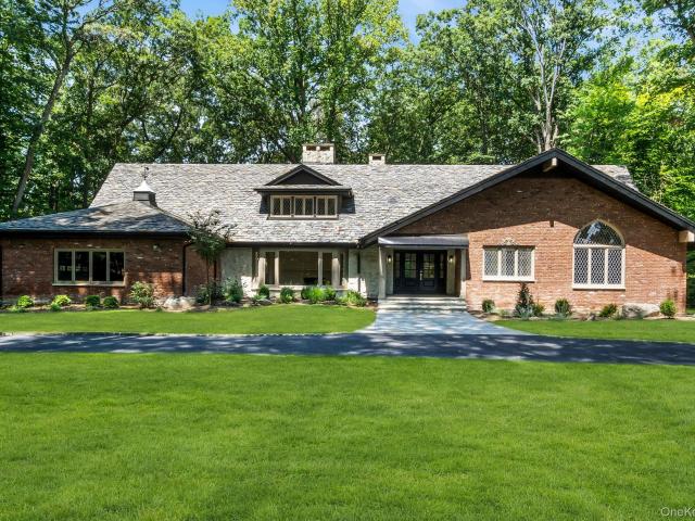 17 Deerhill Drive