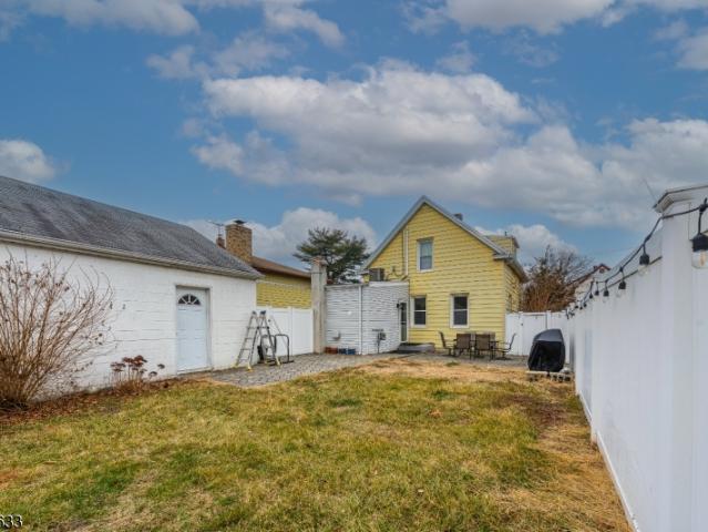 17 Dietrich St