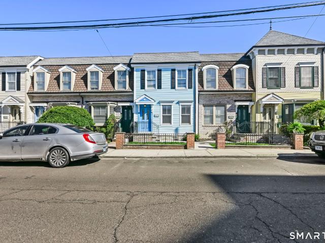 17 Dolsen Pl, Stamford, CT 06901 | MLS #24171