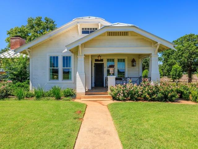 17 Dusty Farm Ln, Fredericksburg, TX 78624