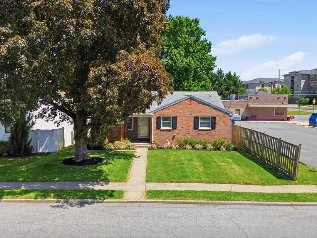 17 E Thirteenth Street