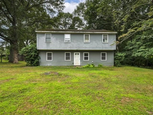 17 Eagle Meadow Rd, Madison, CT 06443