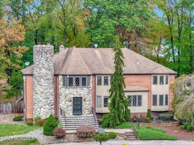 17 Emerald Drive