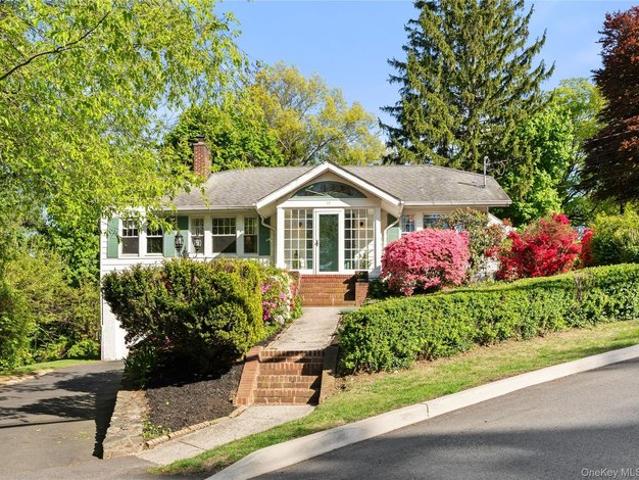 17 Euclid Ave, Ardsley, NY 10502